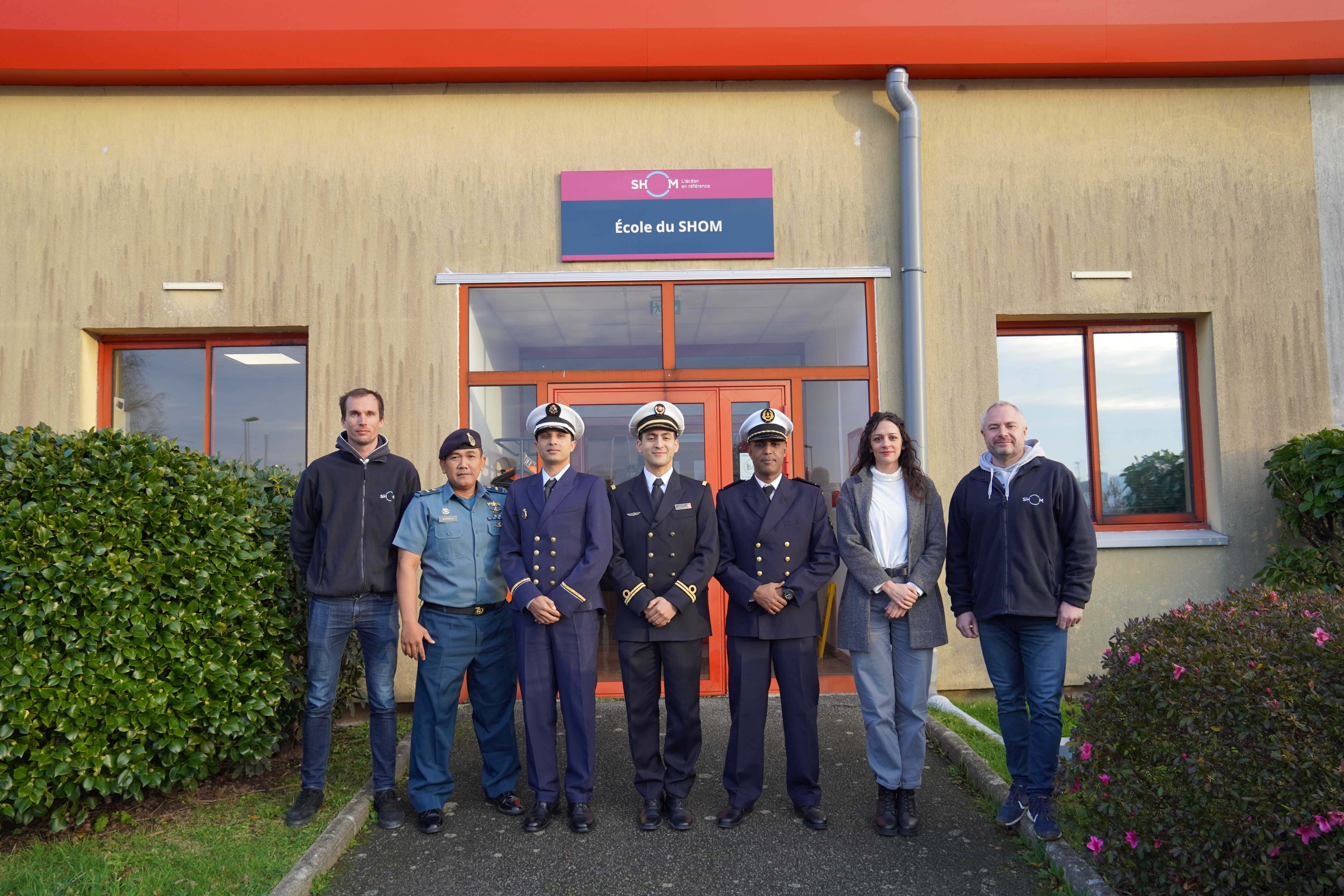 7 élèves cartographes sur les bancs de l'École du Shom en 2024 | Shom